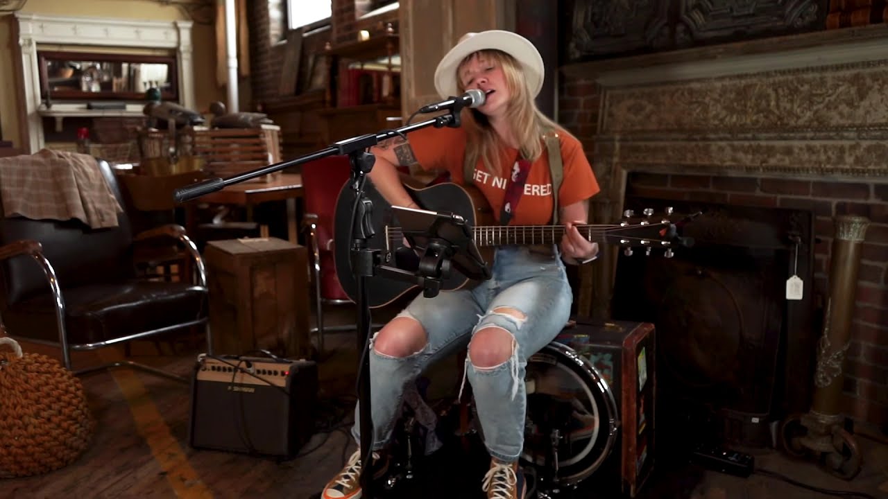 Sleeping On The Blacktop by Colter Wall [Leight July Cover] - YouTube