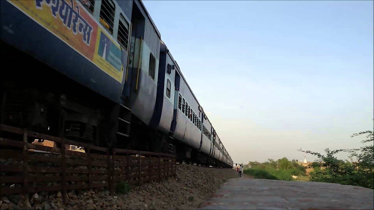 Alco ABR WDM2A Passenger Train Indian Railways HD - YouTube