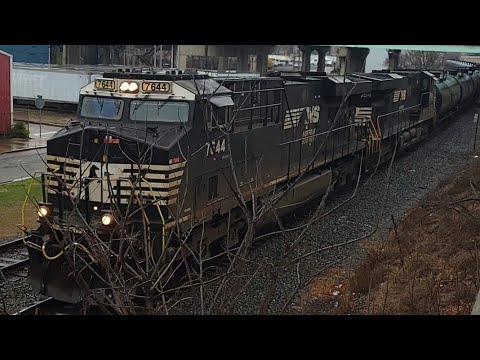 NS 7644 Leads an Empty 66R Through Tarentum, PA | 12-17-23 - YouTube
