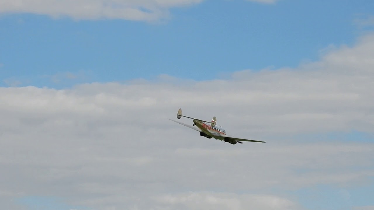 Lockheed Electra L10A - YouTube