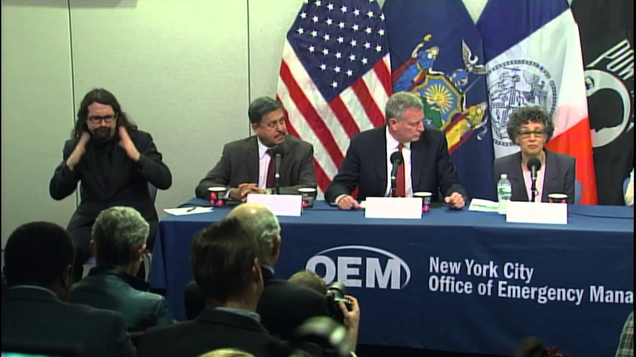 Raw: Ebola In NYC Man, 3 Quarantined | NBC News - YouTube