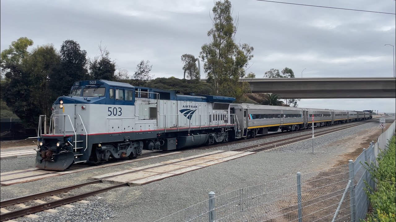 Two Dash 8s on one train for the first time in over a decade! - YouTube