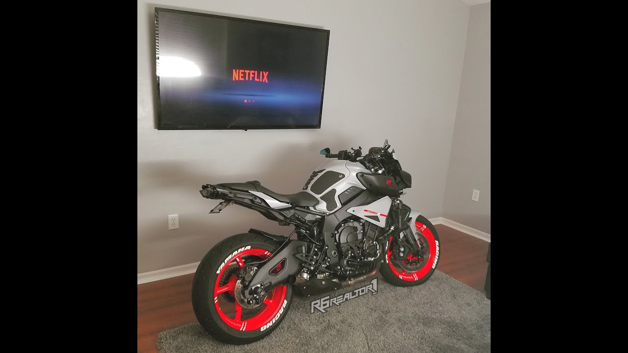 2020 Yamaha mt10 700 mile review and is it a good first bike? - YouTube