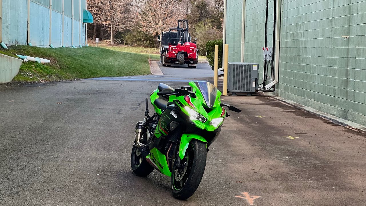 FIRST RIDE Back on the ZX4RR - YouTube