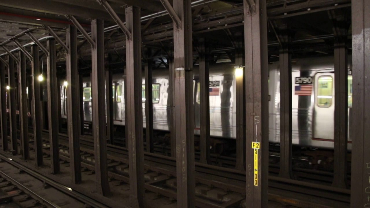 MTA NYC Subway rerouted R train passing 53rd St - YouTube