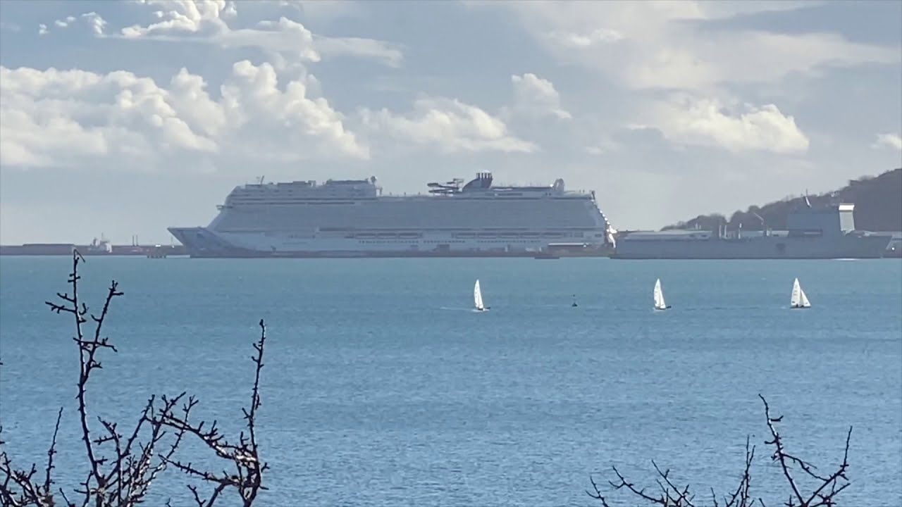 Weymouth Cruise Ships from Rodwell Trail - YouTube