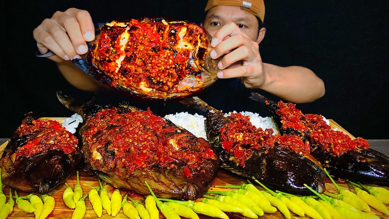 MUKBANG IKAN BAKAR SUPER PEDAS EXTRA CABE RAWIT - YouTube