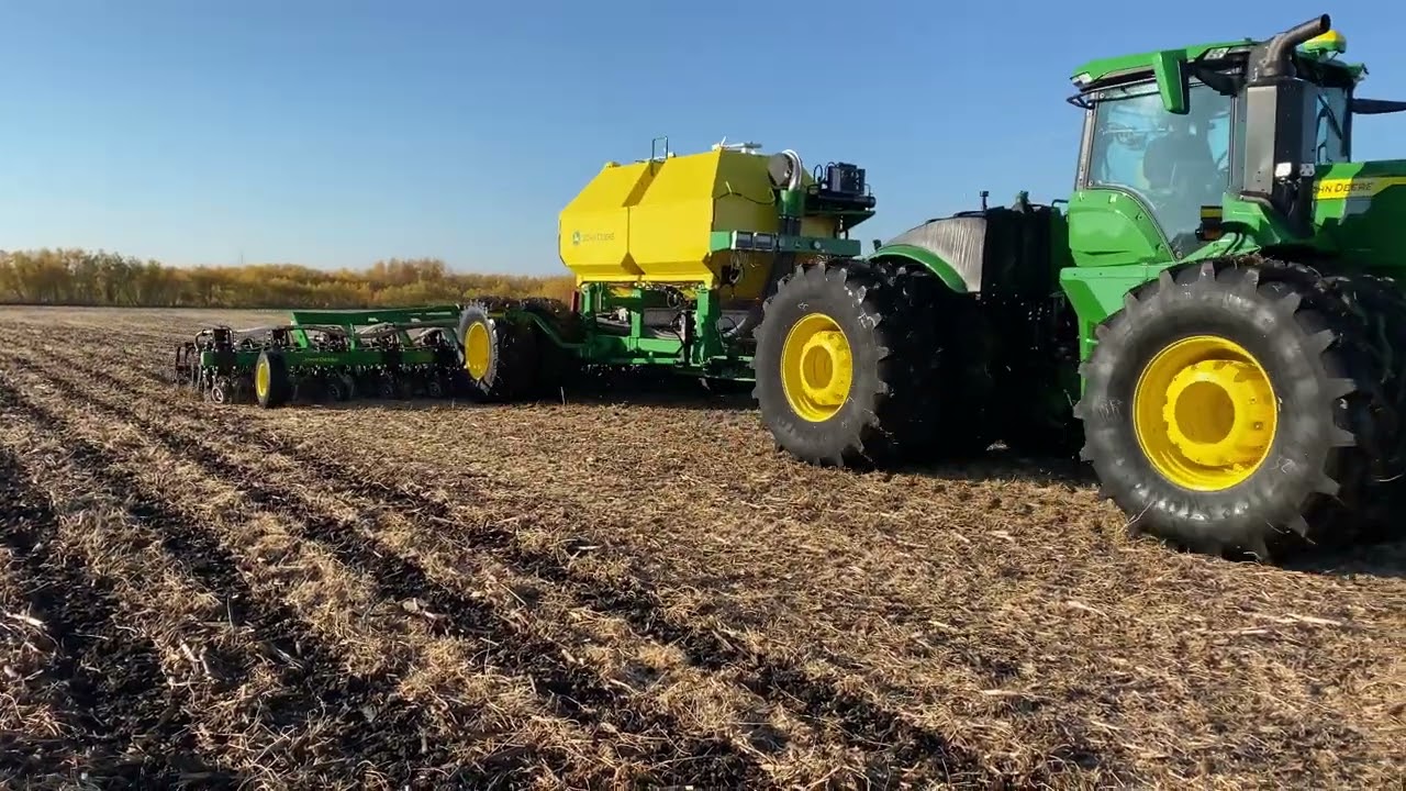 John Deere Strip-Till Equipment in Action - part 1 - YouTube
