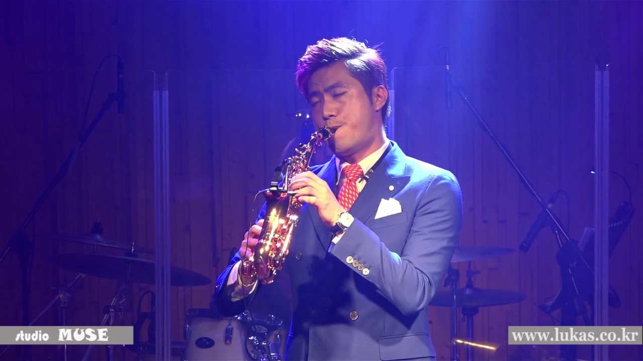 [색소폰연주곡] Lukas Insung Lee(이인성) - 2월에피는꽃 - YouTube