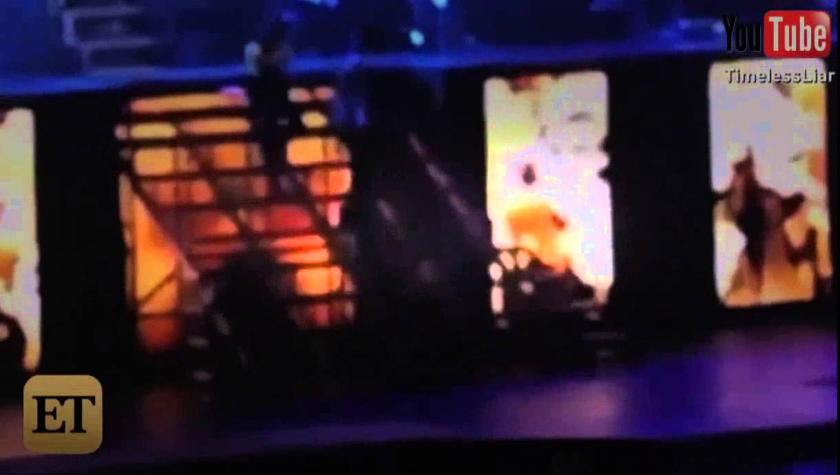 7 Epic Celebrity Stage Falls | StarCelebrityTV - YouTube