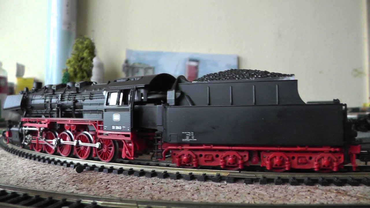 HO scale Roco BR 50 with Loksound, dcc BR 01.10 and analog Lima VT08.5 ...