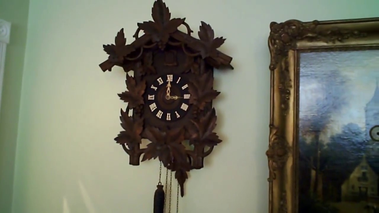 Antique Black Forest clock, Cuckoo Clock Leaf Style 1900's - YouTube