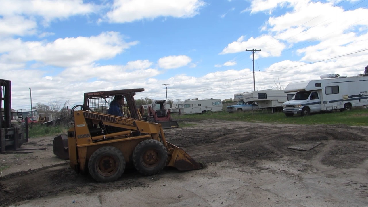 Case 1835 Skid loader - YouTube