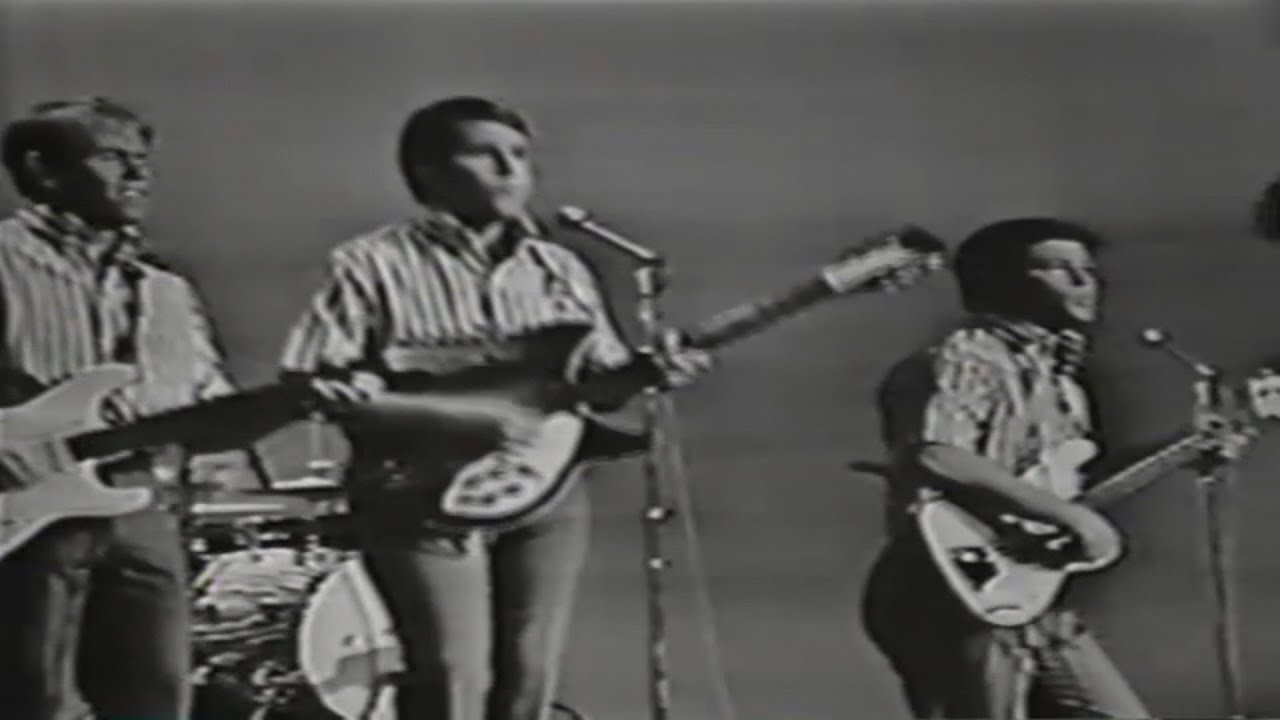 The Beach Boys, Kim Weston, Wayne Fontana - Pop Medley (1965) - YouTube