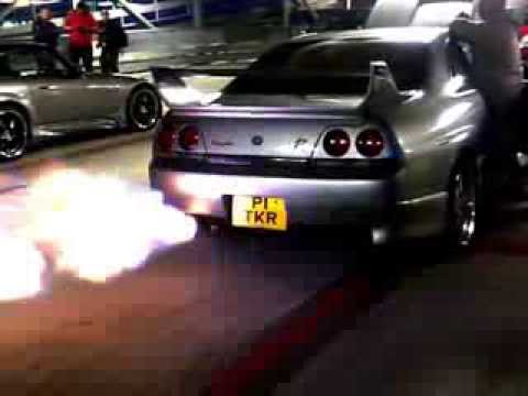 Tommy Kaira Skyline R33 GTR Backfire/Flames - YouTube