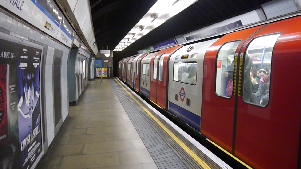 London Underground Victoria Line 2009 Stock Trains At Tottenham Hale 17 ...