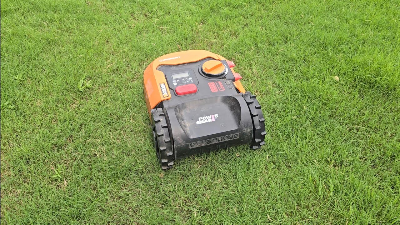 Worx Landroid WR140 Problem - YouTube