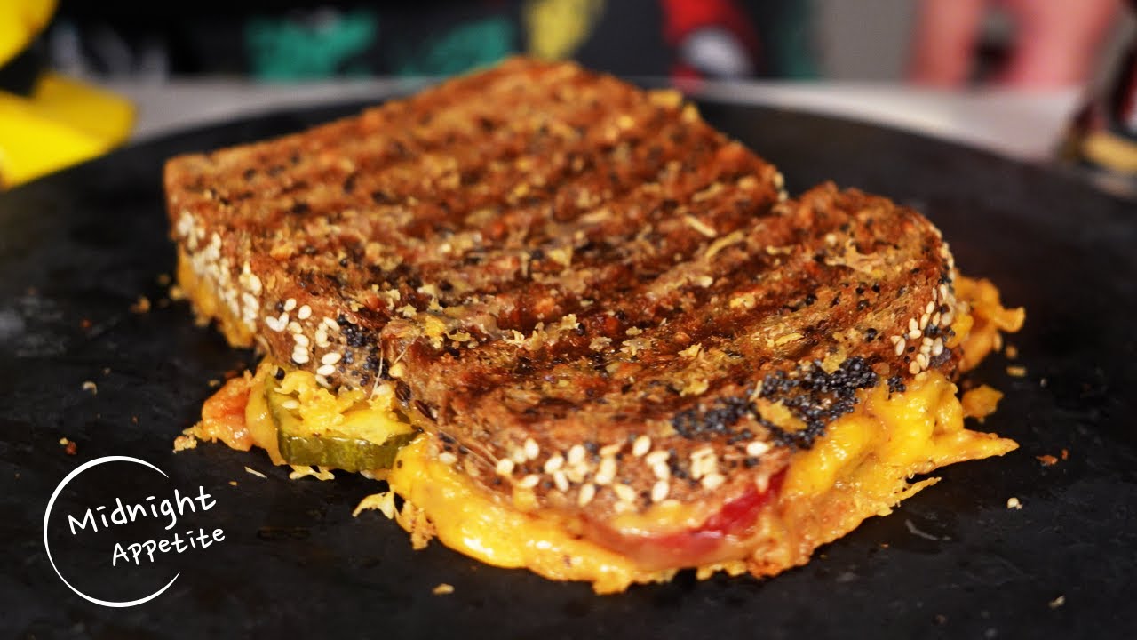 Super Crunchy Multi Layered Cheese Toastie - YouTube