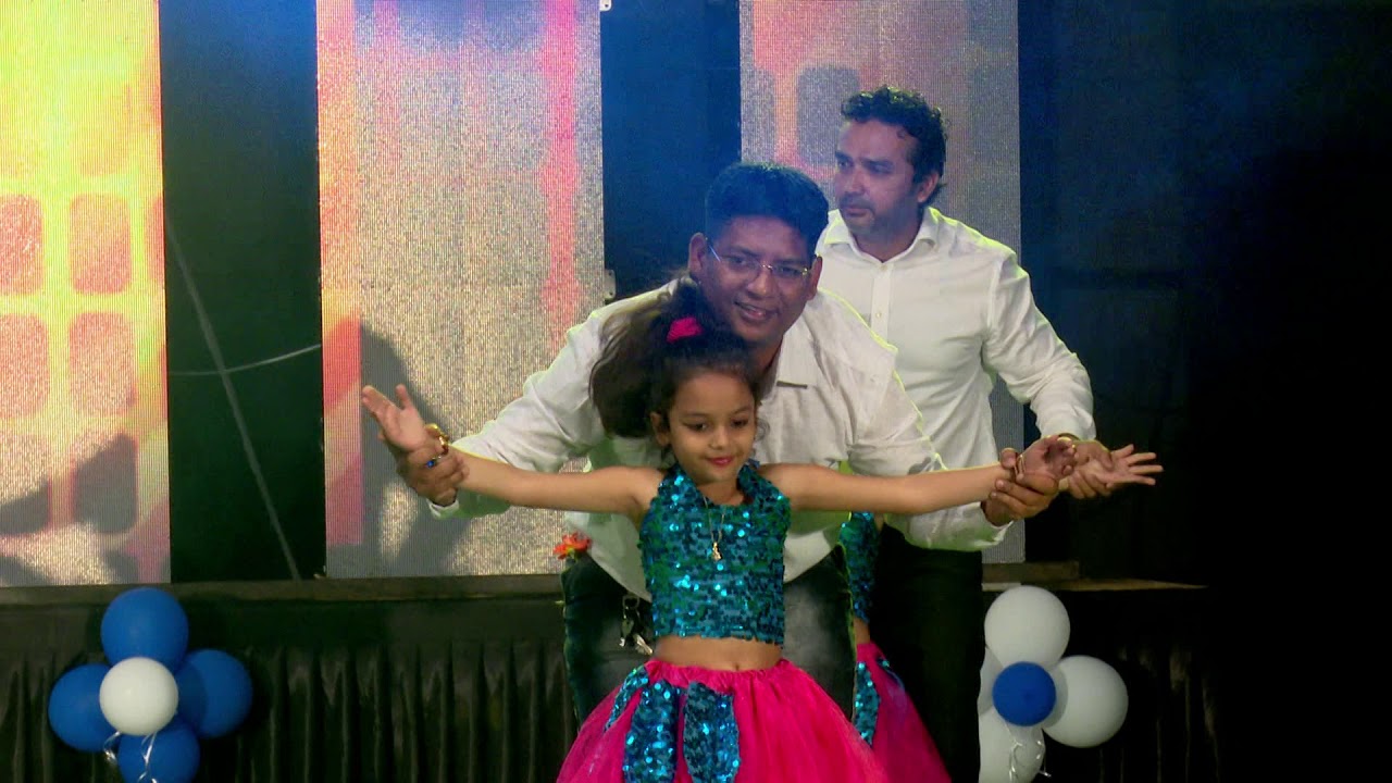 Father and Daughter Beautiful Dance - Myron School Nashik. - YouTube