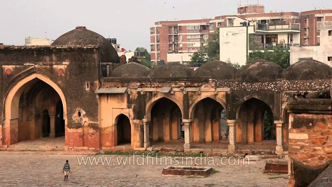 North flank of the Begumpur mosque in Delhi - YouTube