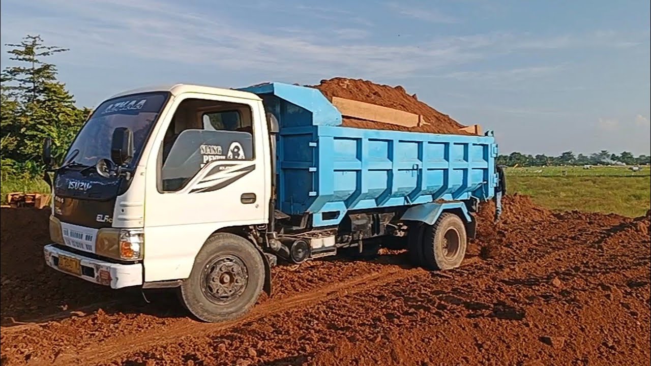 Dump Truk//Mobil Truk Tanah Mundur jomplang Muatan - YouTube