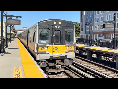 LIRR - Railfanning PM Rush Hour Afternoon At Wyandanch Station 8/25/25 - YouTube