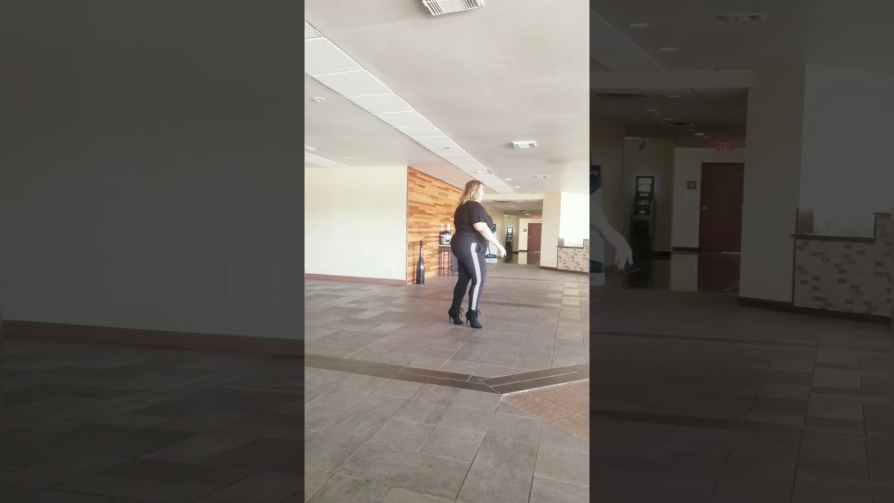 Curvy girl runway practice! Model: Susan Curry, Oklahoma City, Oklahoma ...