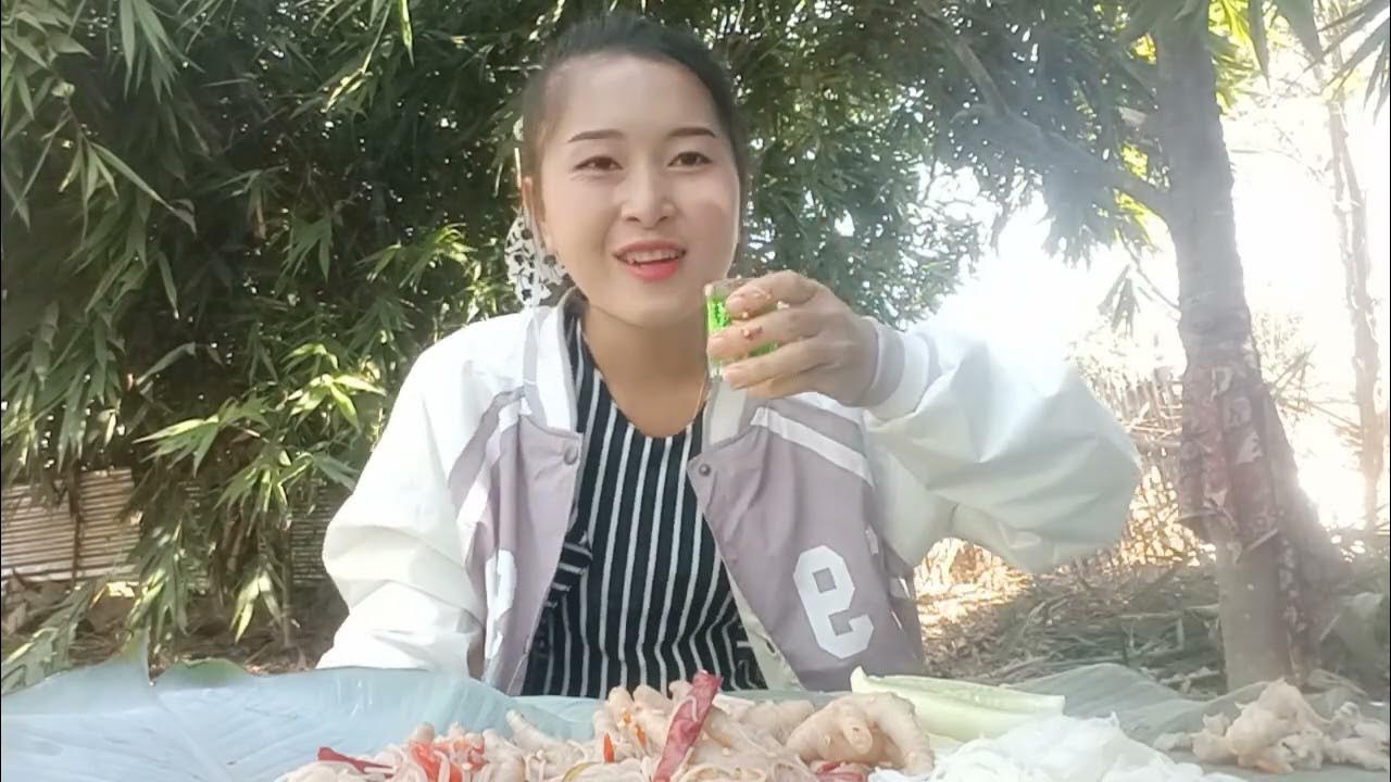 NOJ KO TAW QAIB TUAV XYAW KHAUB POOB ກີນຕໍາຕີນໄກ່ - YouTube