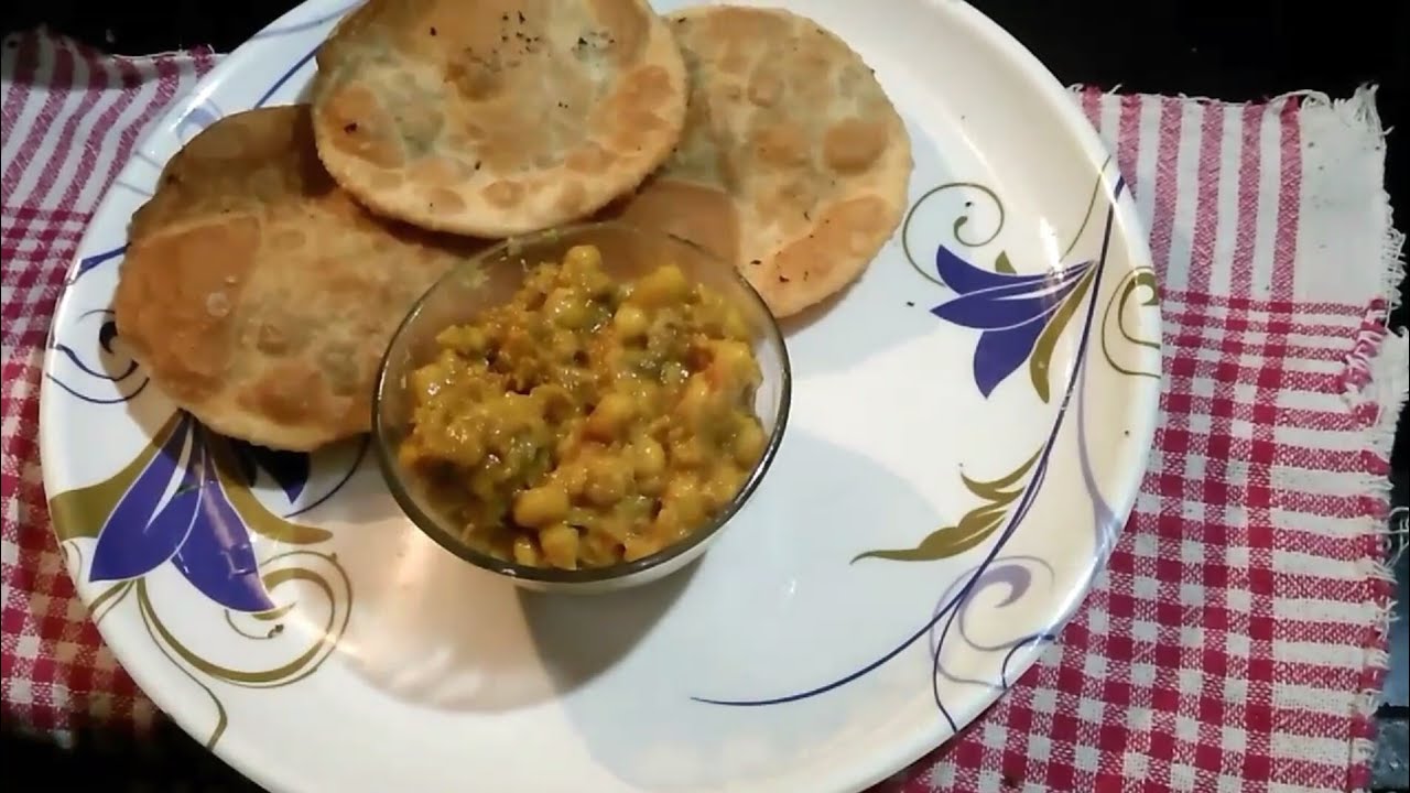 Koraishuti'r Kochuri | Green Peas-Hing Kochuri | Motorshuti'r Kochuri ...