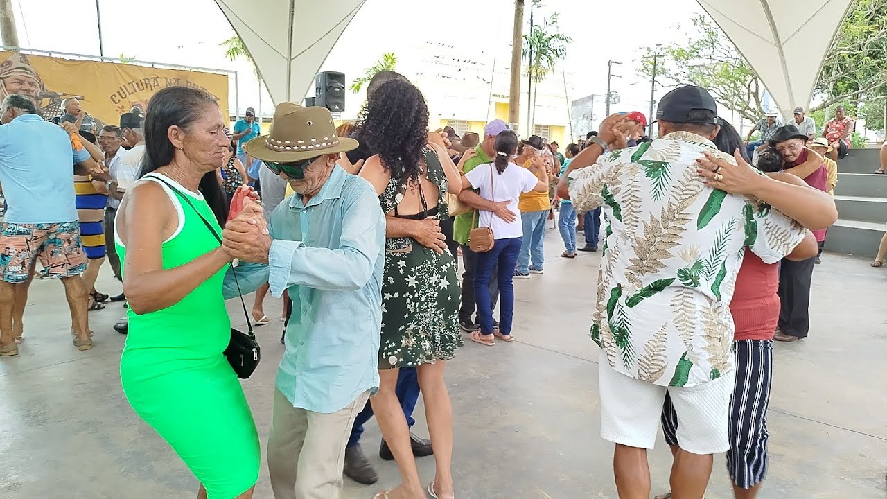FORRÓ ANIMADO E AGITADO CULTURA NA PRAÇA TODAS SEGUNDA FEIRA - YouTube
