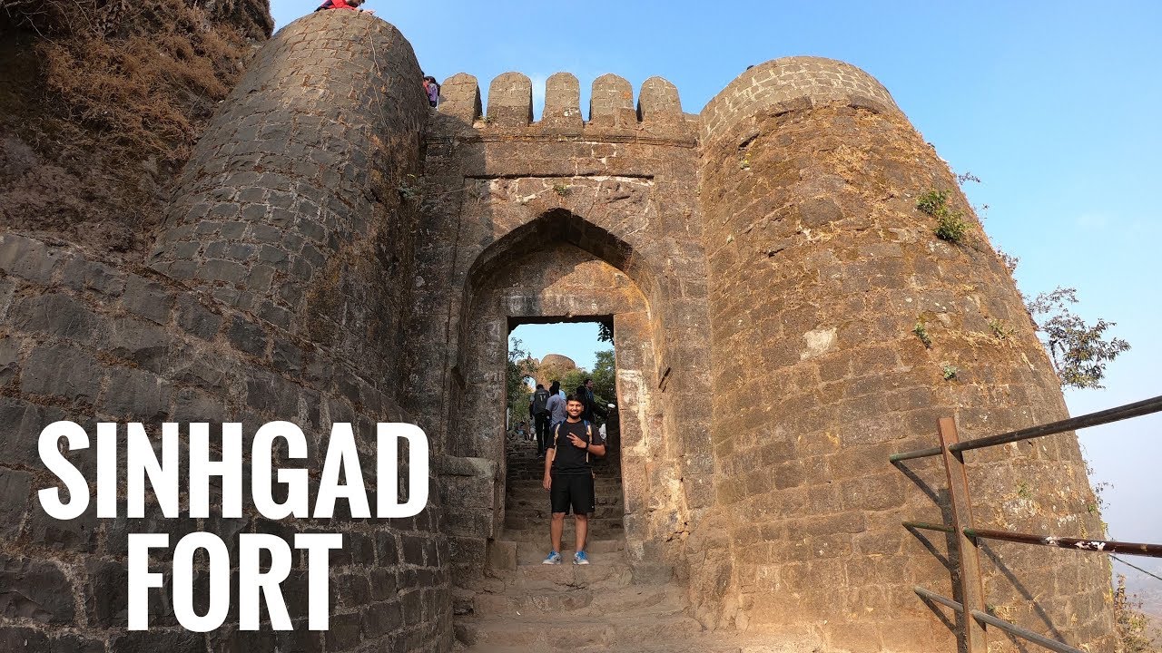 TREK to SINHGAD FORT, Pune ! - YouTube