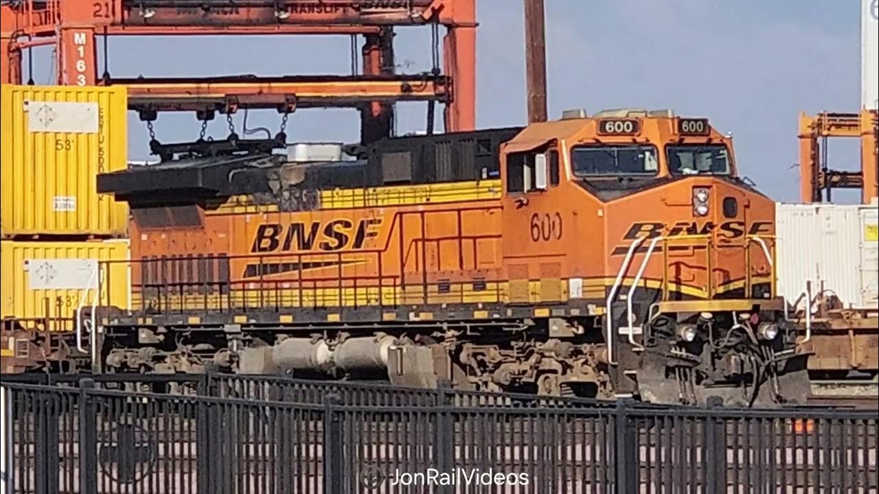 11/3/24 Pre: BNSF 600 AC44C4M stopped beside the San Bernardino Depot-1 - YouTube
