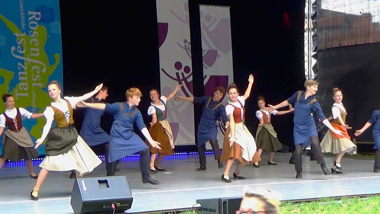 German Folk Dance - Tanz der Schuster - YouTube