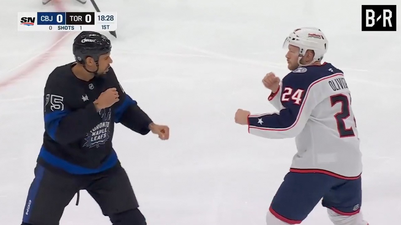 NHL Fight of the Year?! Ryan Reaves & Mathieu Olivier Drop the Gloves ...