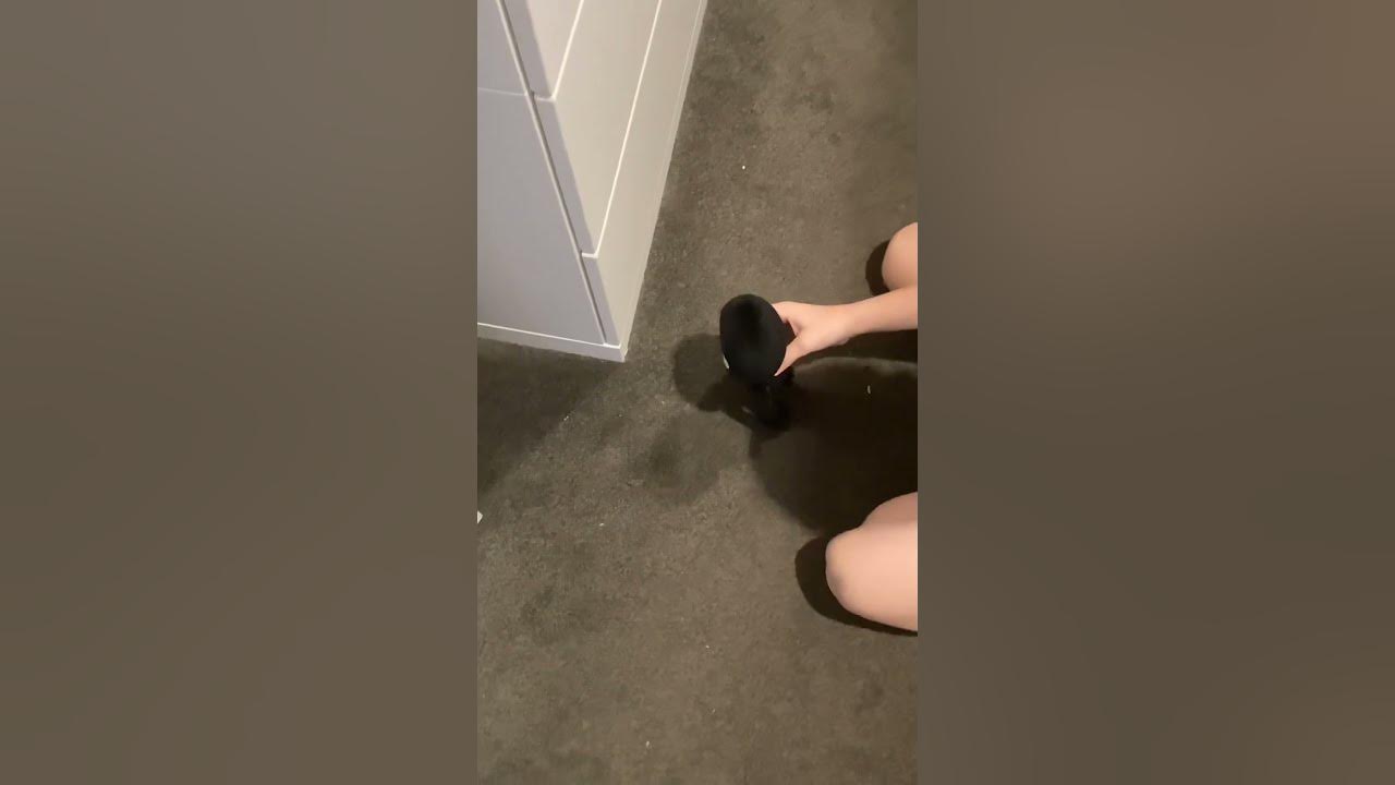 I stubbed my toe - YouTube