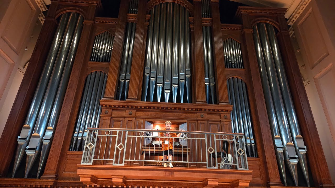 10 year old Nykoda A.K.A "Peanut" plays Franz Liszt theme B.A.C.H on ...