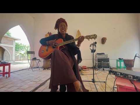 Mouneissa Tandina, Pacific Live Sessions #1 - YouTube