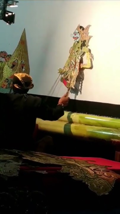 Wayang salto,.... Pagelaran wayang kulit Dalang Ki Wardono - YouTube