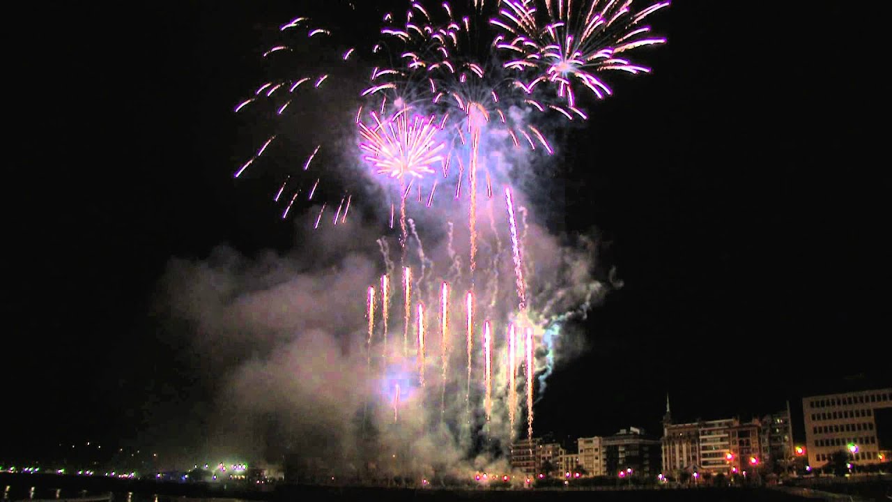 Ricasa - Pyromusical San Sebastian 2015 - YouTube