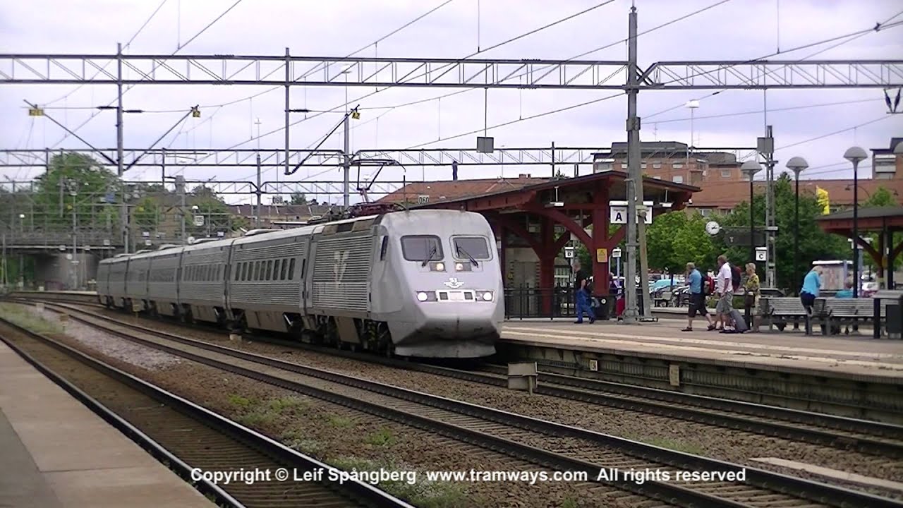 SJ X2 train at Katrineholm station, Sweden - YouTube