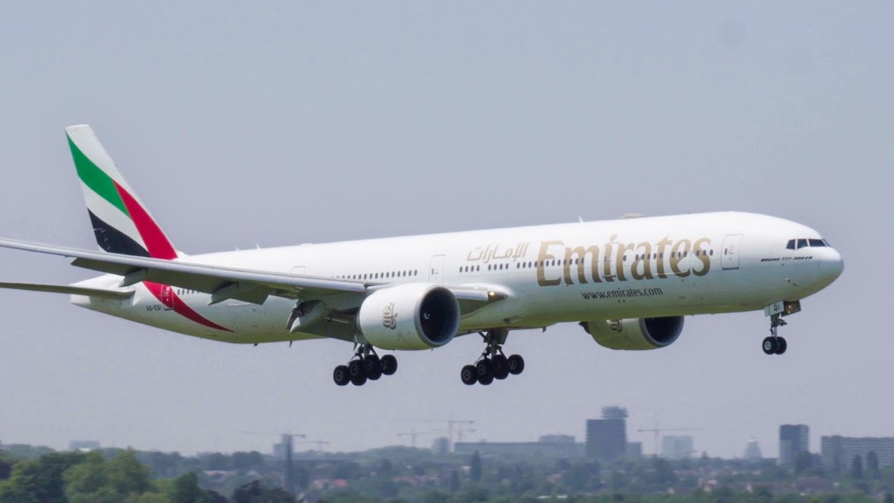11 MIN PLANES LANDING AT BRUSSELS AIRPORT - RWY 01 EBBR (B777, B747 ...