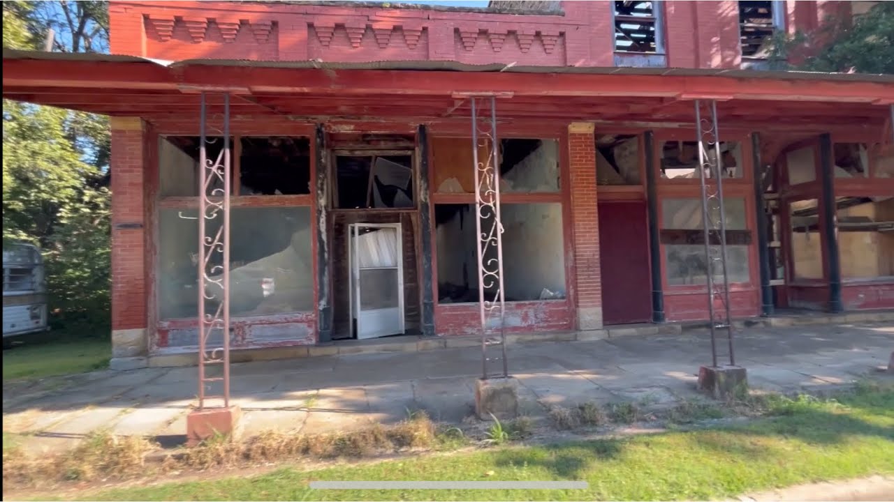 The Nearly Ghost Town of Elgin Kansas. - YouTube