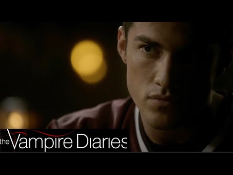 TVD 2x12 - Jules tells Tyler Caroline isn’t the only Vampire/ Uncle John returns - YouTube