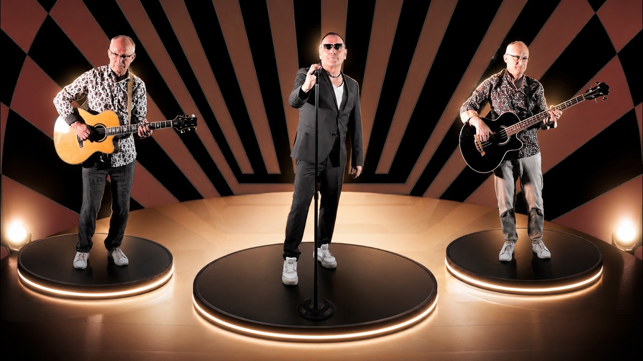 DOCTOR ROBERT-THE BEATLES [COVER] - YouTube