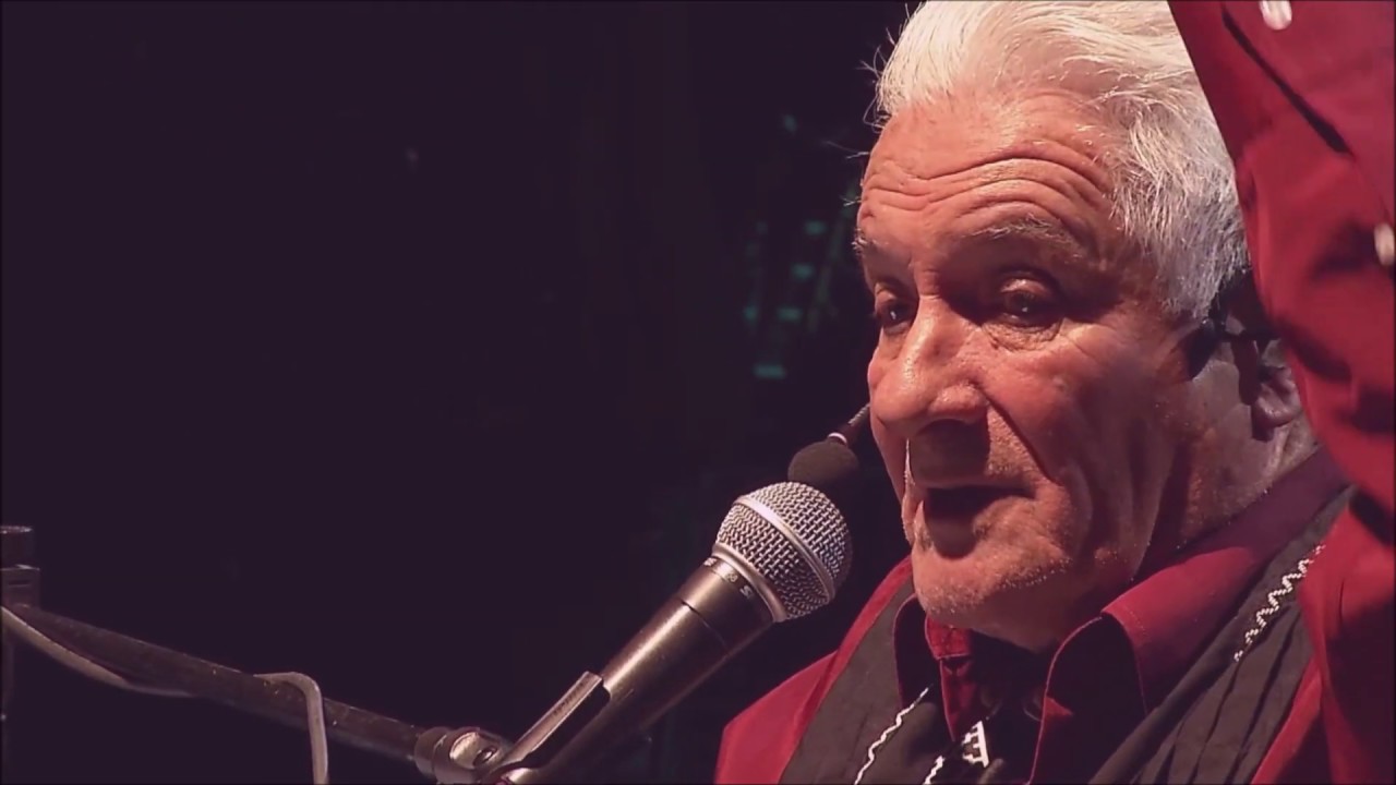 Nicomedes - Espectáculo "75 Años de Indentidad" - YouTube