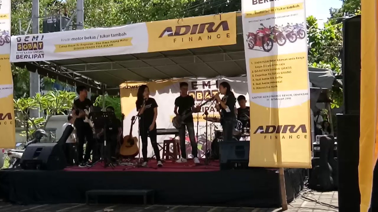 Band Kerennya anak muda Bali... White Arka Band - YouTube