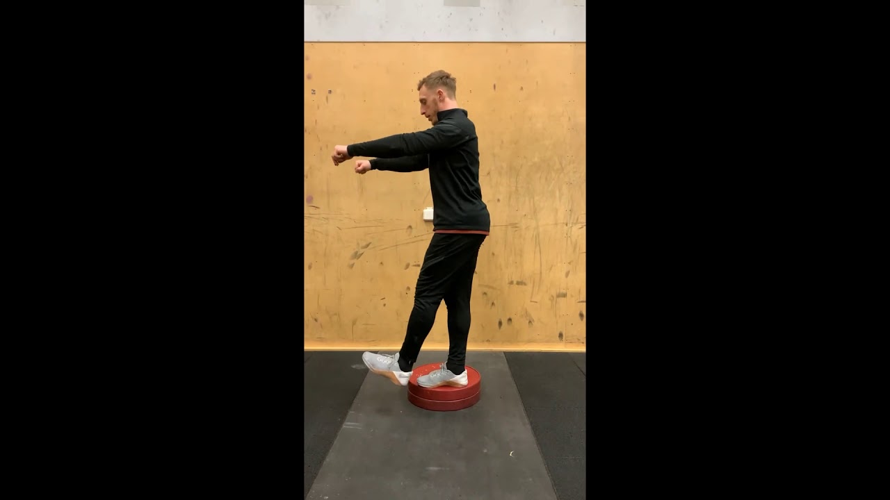 Single leg touchdown squat - YouTube