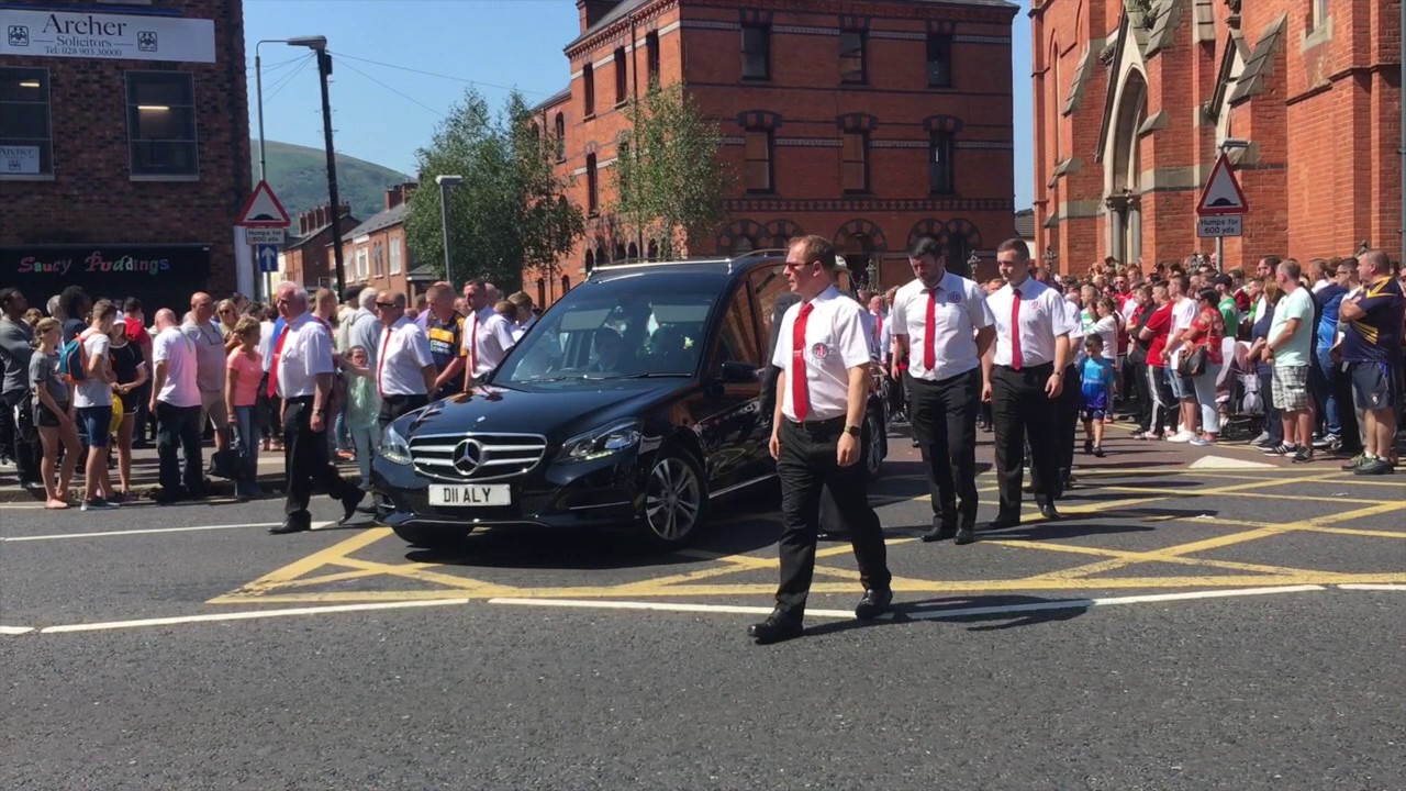 Thousands attend funeral of popular West Belfast man, James Moore - YouTube