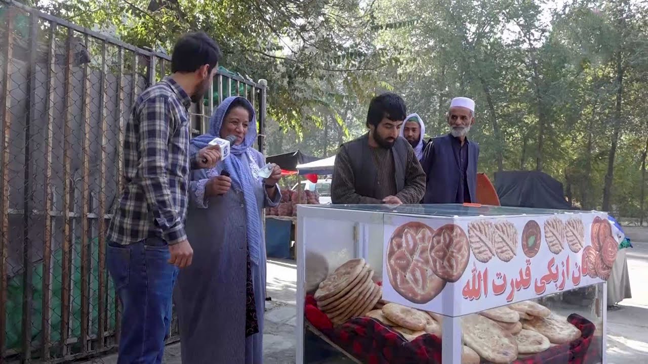 Fresh and tasty Uzbek bread in 3rd Macroryan / نان ازبکی مزه دار در ...