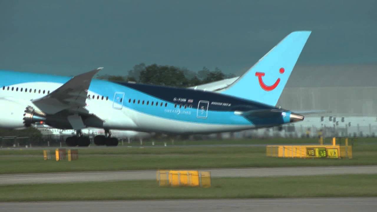 Boeing 787 Thomson Dreamliner Take-off Slow Motion wing flex Manchester ...